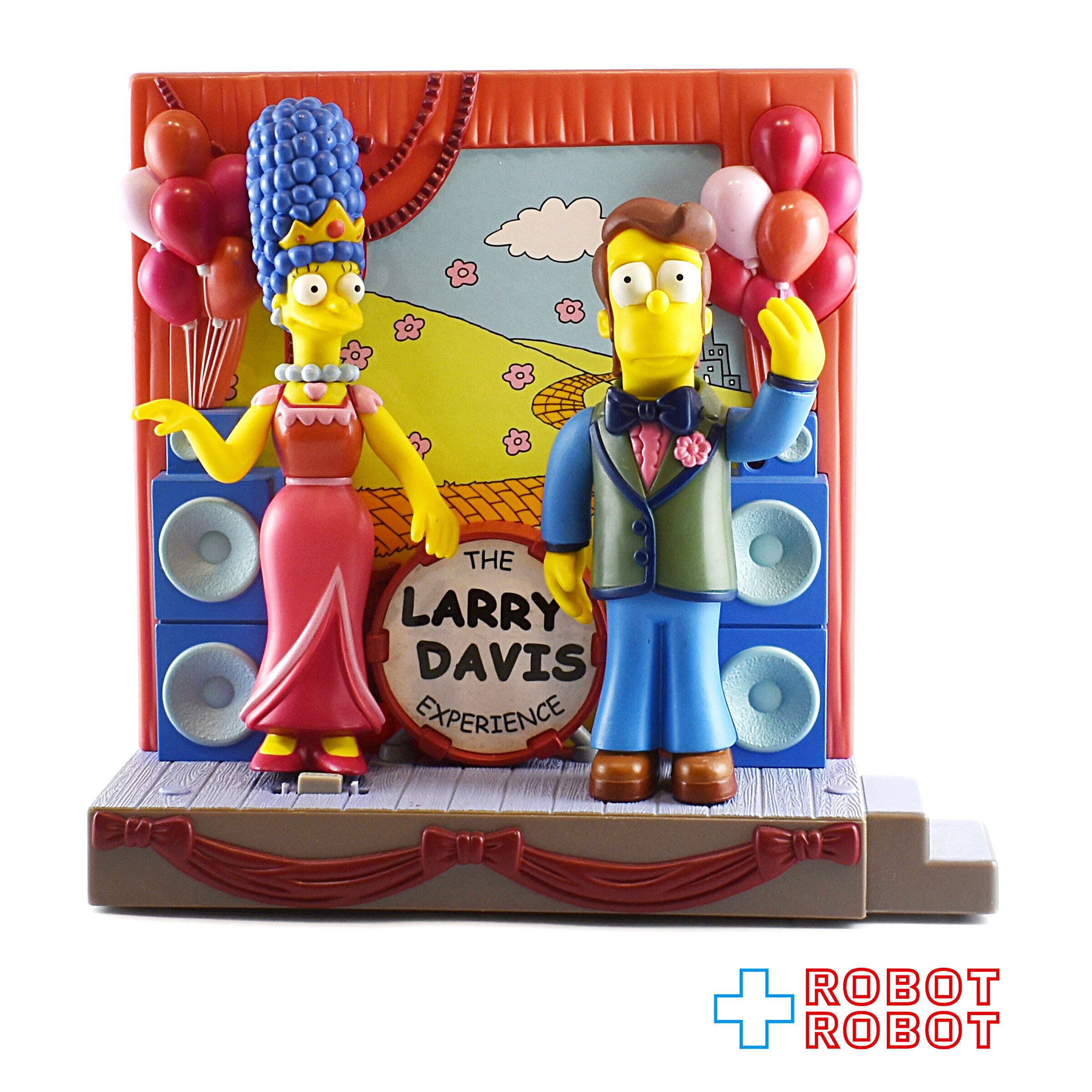 プレイメイツ シンプソンズ ハイスクール・プロム w/ ホーマー＆マージ プレイセット – ROBOTROBOT